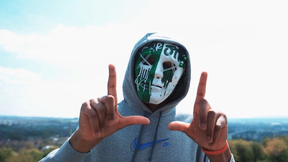 Bristol's Love Saves the Day and Idles attracts crowds of 60,000 - BBC News