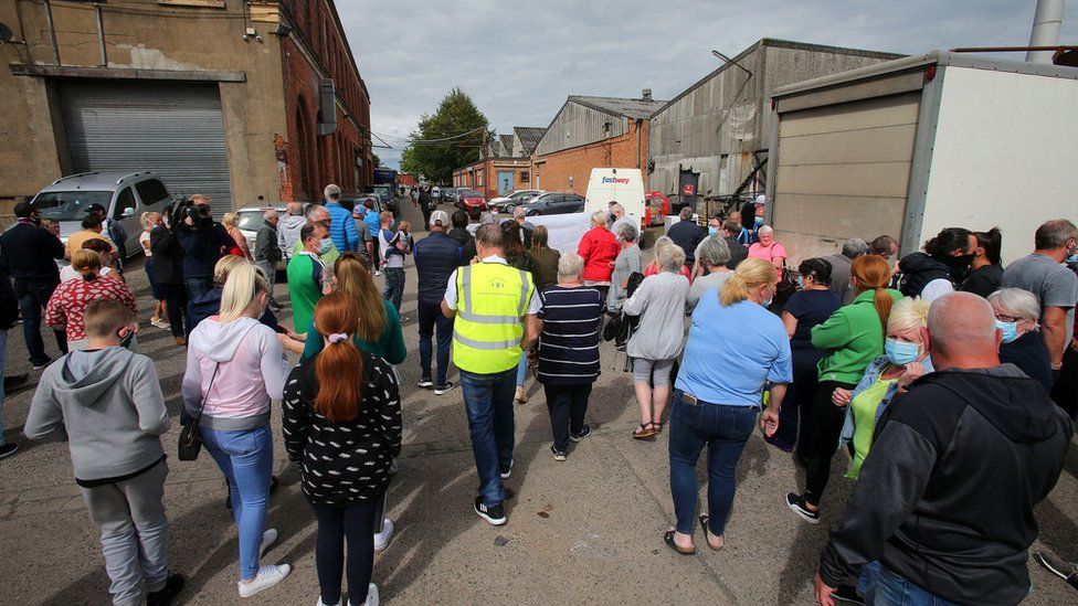 North Belfast: Residents protest over suspected illegal dumping - BBC News