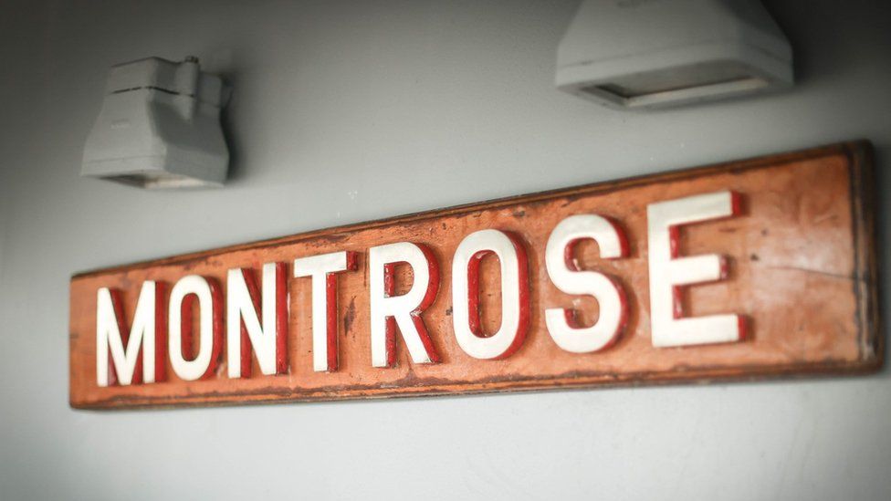 HMS Montrose visits affiliated hometown for final time - BBC News