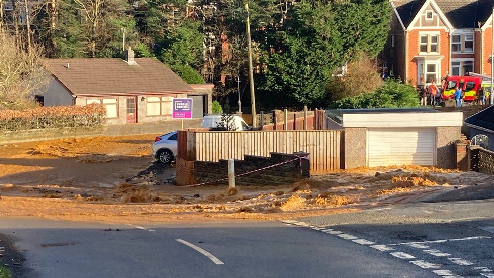 Skewen flood: Mine shaft 'blow out' may have flooded village - BBC News
