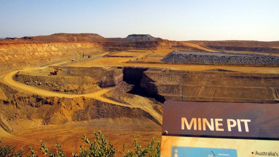 BHP Billiton and Vale set timeframe for Samarco mine claims - BBC News