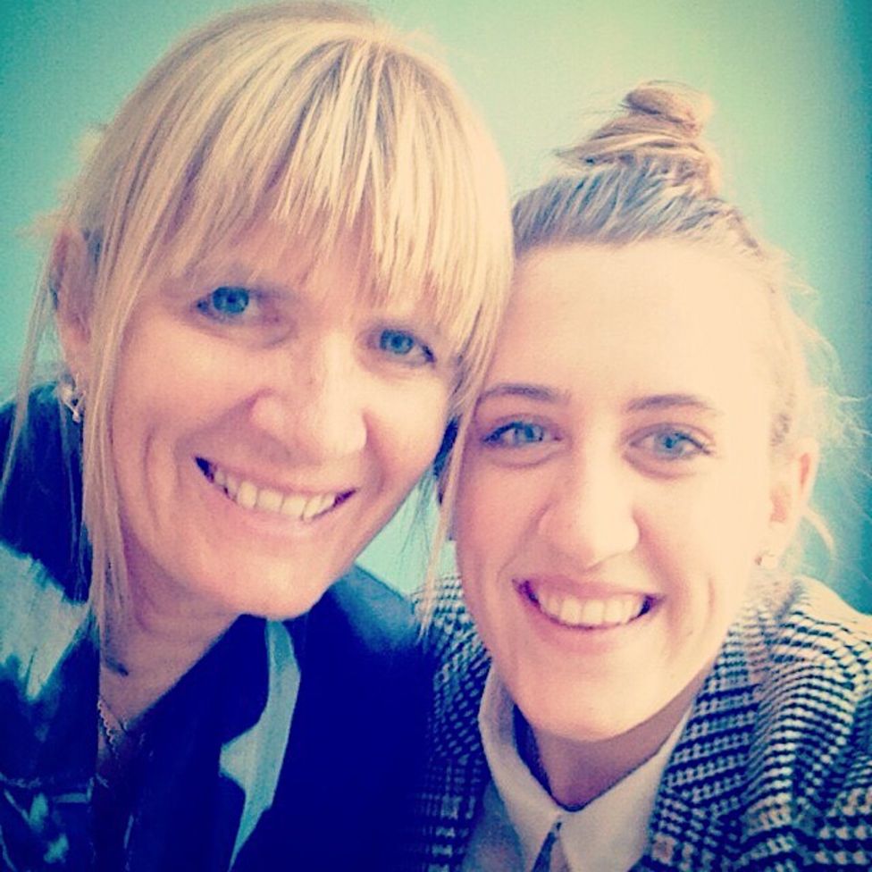 Elin Rhys a Ffion Rees: Mam a merch yn y byd busnes - BBC Cymru Fyw