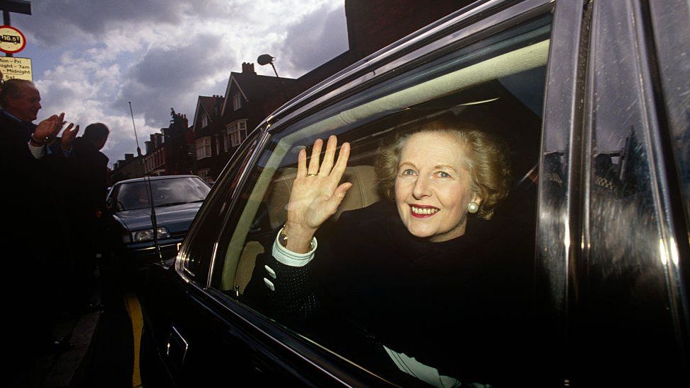 Welsh health minister apologises for Thatcher reshuffle gaffe - BBC News