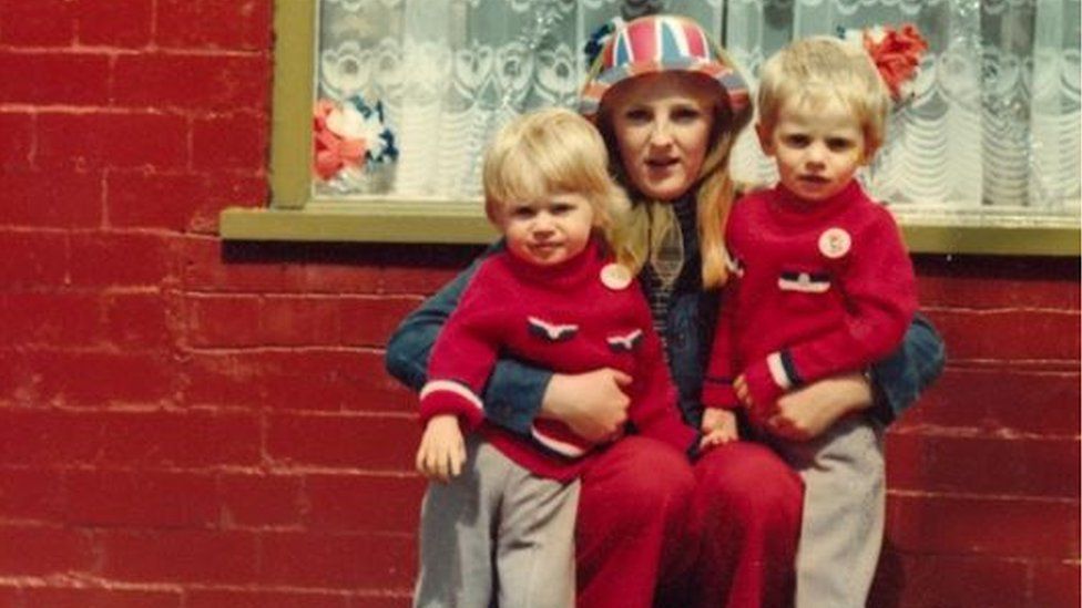 Liverpool children captured in pictures over 100 years - BBC News