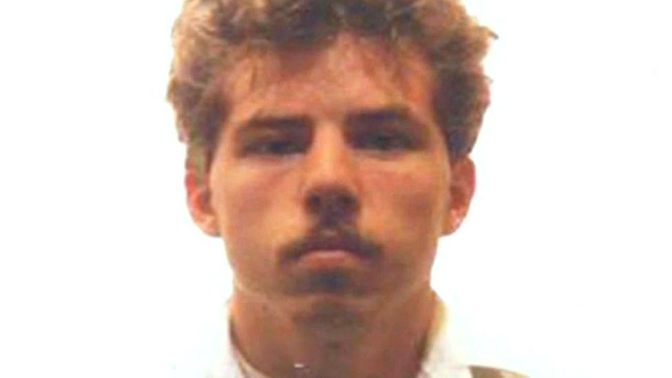 Double jeopardy murder: Public parole hearing for Billy Dunlop - BBC News