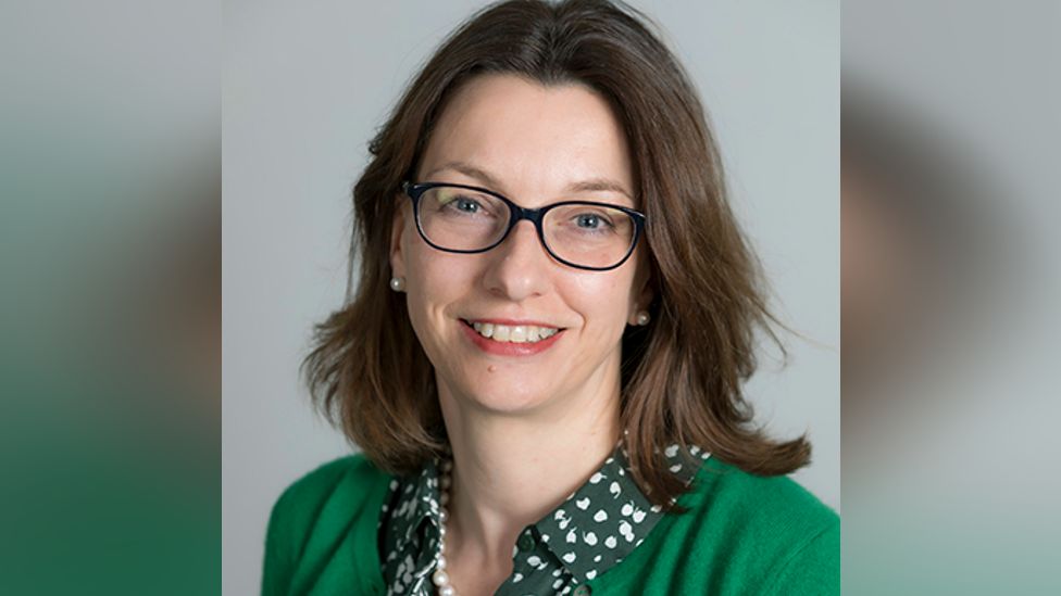 Reading Borough Council set to appoint new chief executive - BBC News