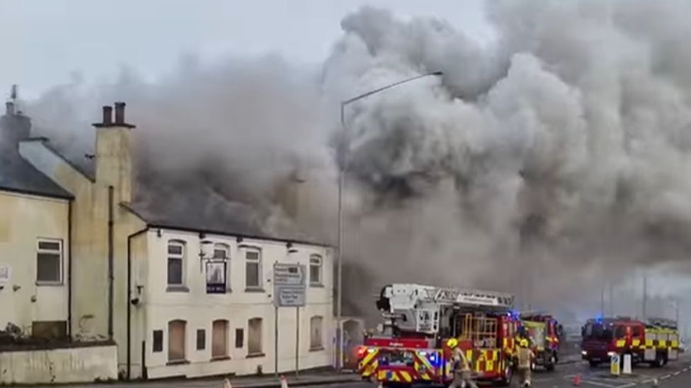 Sutton-in-Ashfield: Arson inquiry launched after fire at disused pub ...