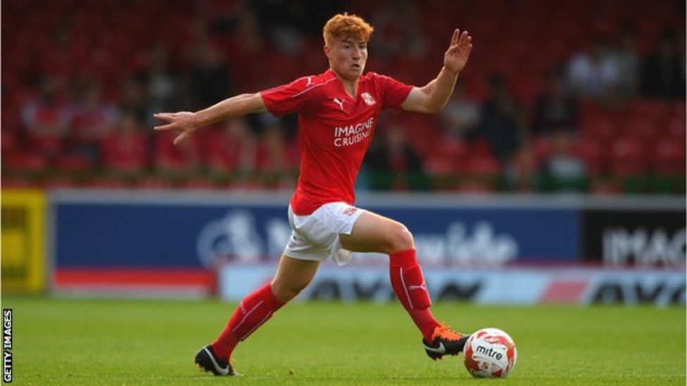 Tom Smith: Cheltenham sign ex-Swindon Town midfielder - BBC Sport