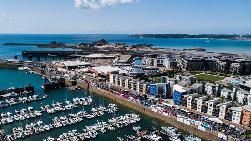 Jersey boat show marks 'busy and successful' weekend - BBC News