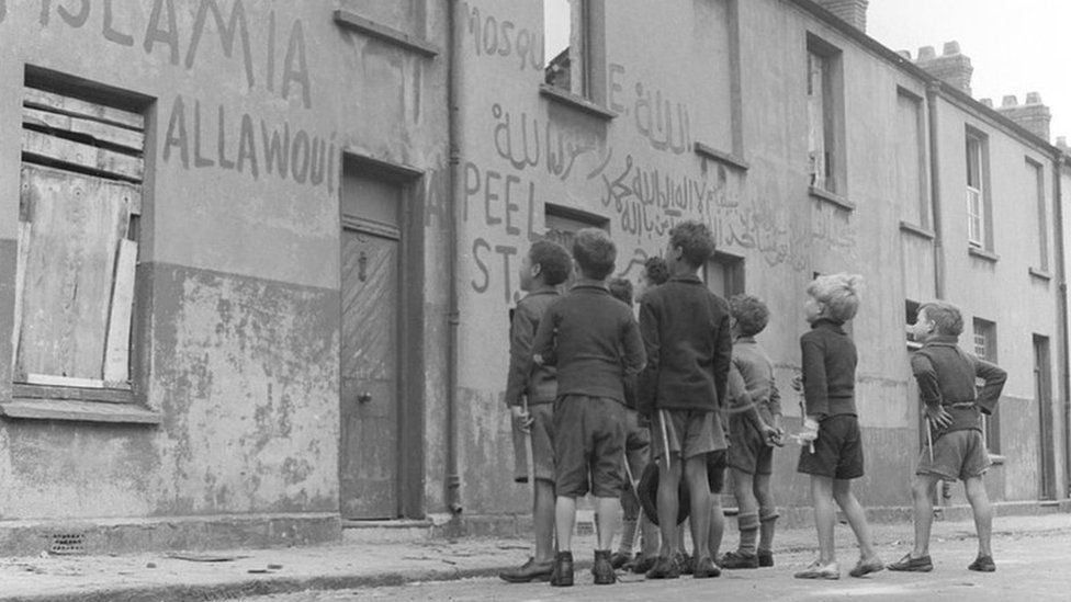 Tiger Bay musical ready for Cape Town premiere - BBC News