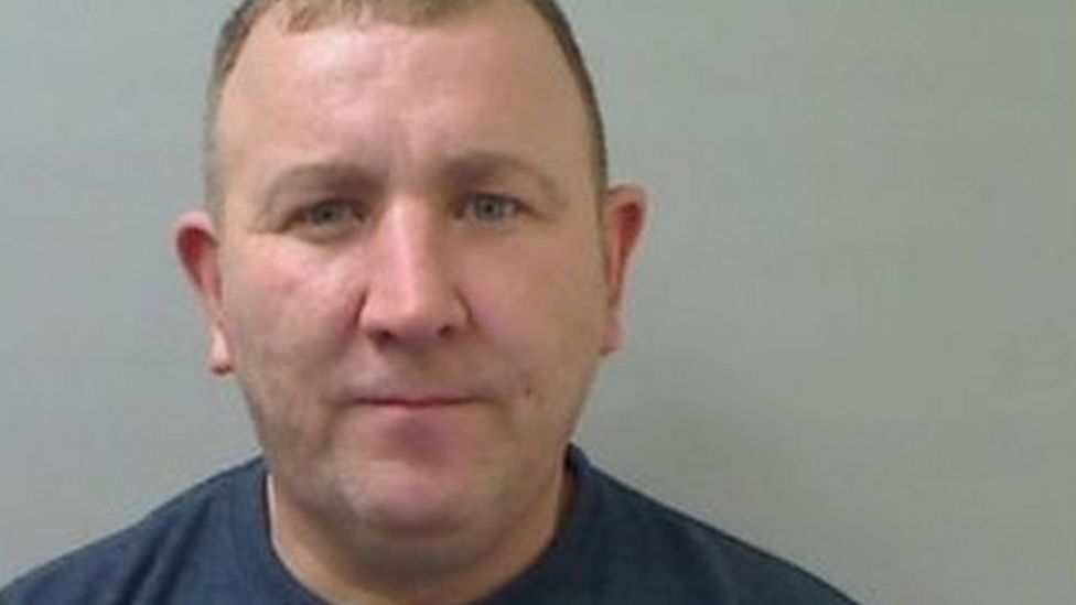 Valliday brothers: One arrested, one still on the run - BBC News