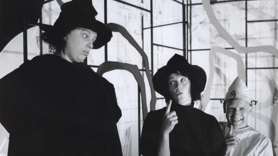 Lle oeddwn i: Mair Tomos Ifans a Rwtsh Ratsh Rala Rwdins - BBC Cymru Fyw