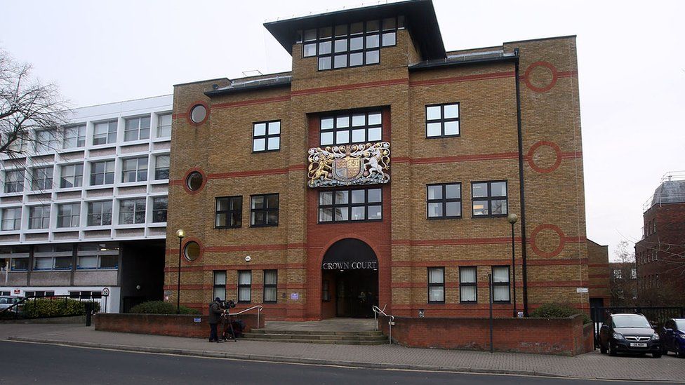 Hertfordshire carer fraud trial: Jury discharged - BBC News