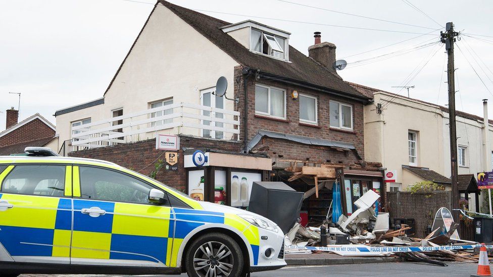 Forklift truck destroys Roydon shop in ram-raid - BBC News