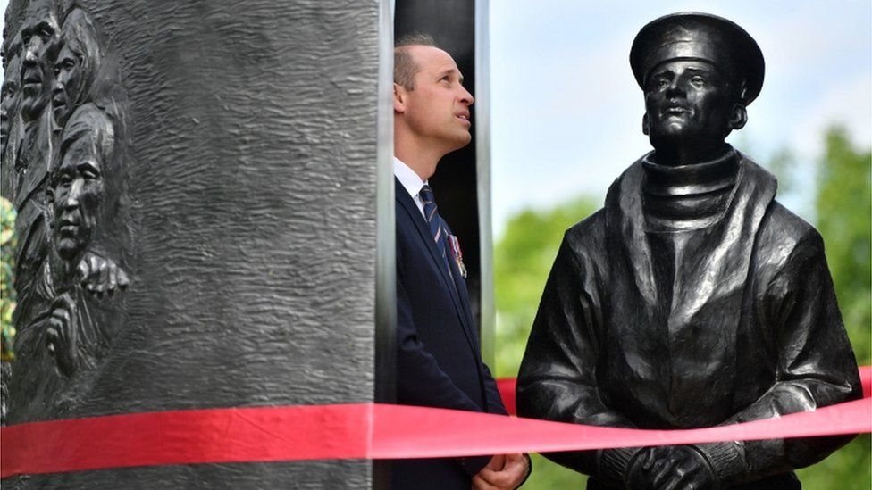 Prince William pays tribute to submariners at memorial unveiling - BBC News