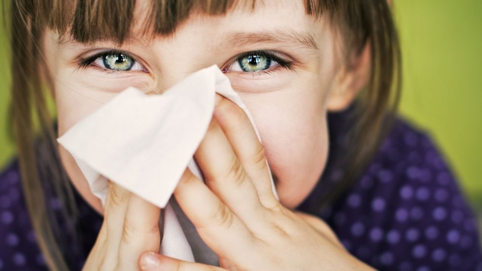 What causes BO smell in armpits? - BBC Newsround