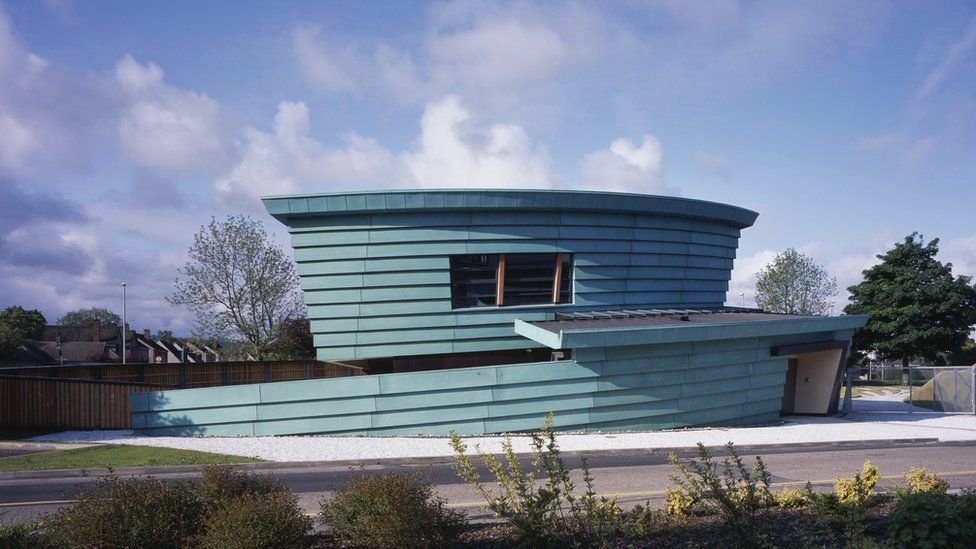 Charles Jencks: The architect who made cancer care a work of art - BBC News