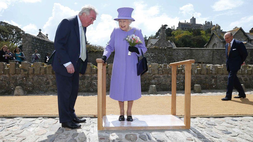 Queen Elizabeth II: G7 summit marked final visit to South West - BBC News