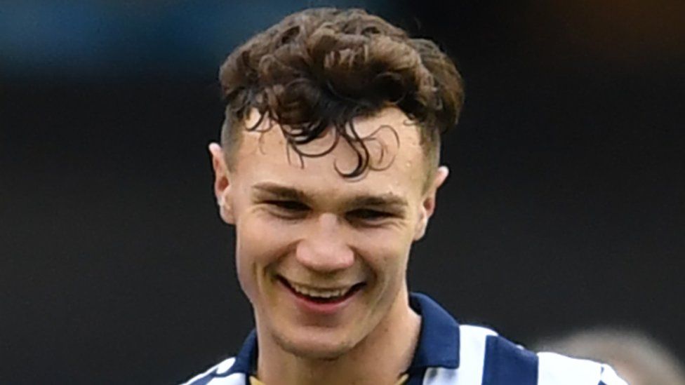 Jake Cooper: Millwall defender signs new contract with Championship ...