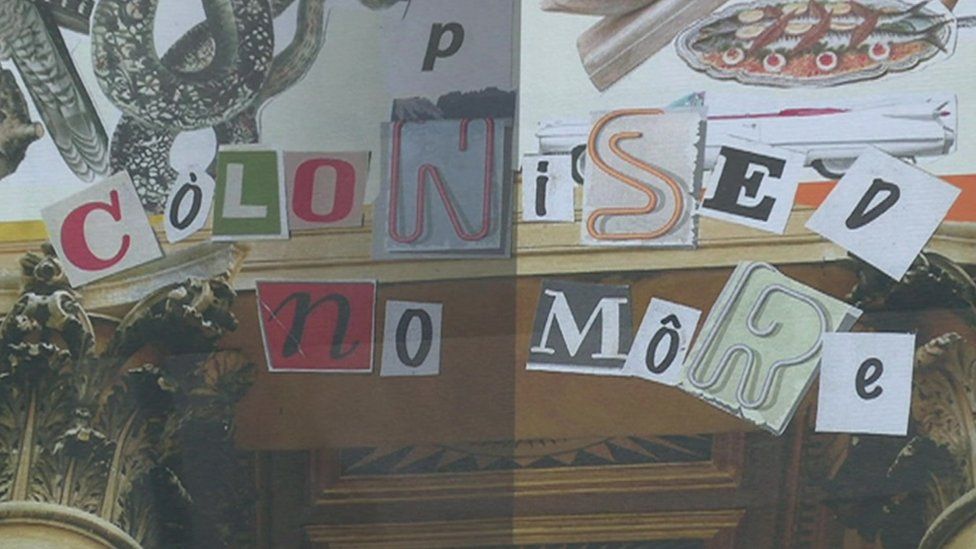 Youth charity mural crowns Blenheim entrance in Oxfordshire - BBC News