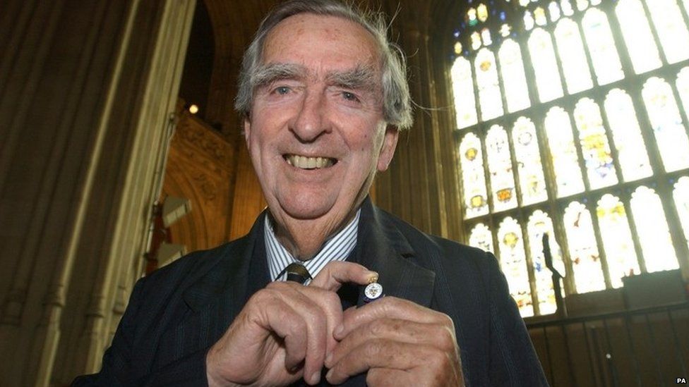 The ex-MPs who died in 2015 - part two - BBC News