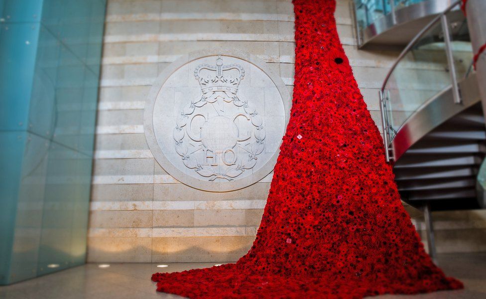 GCHQ staff create poppy waterfall for legion appeal - BBC News