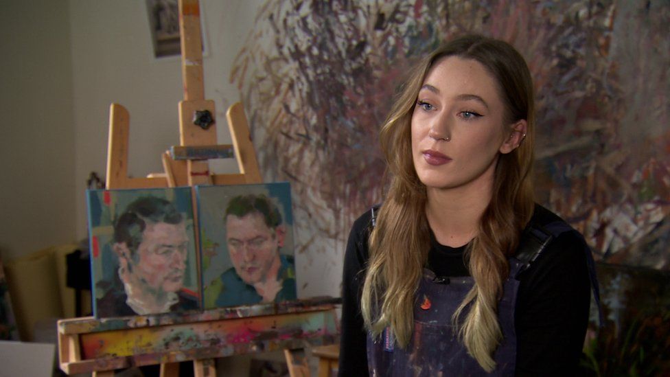 Belfast City Council spends £150,000 on lord mayor portraits - BBC News