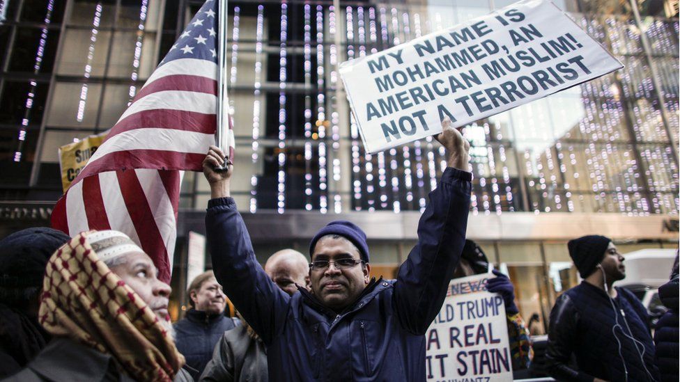 UK Muslims 'barred' from US - what we know - BBC News