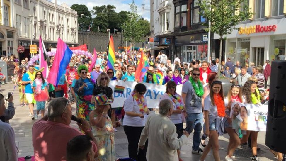 Pride Cymru: 1,000 in parade in Cardiff for event - BBC News
