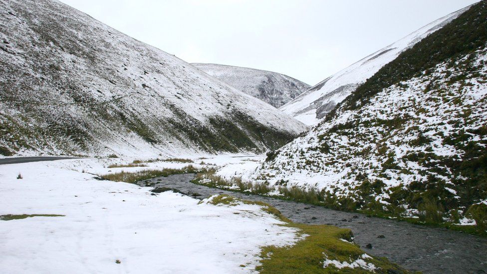 Wanlockhead: Scotland's highest village votes in favour of buyout plans ...