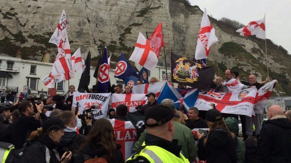 Thirteen arrests in Dover as immigration protests take place - BBC News