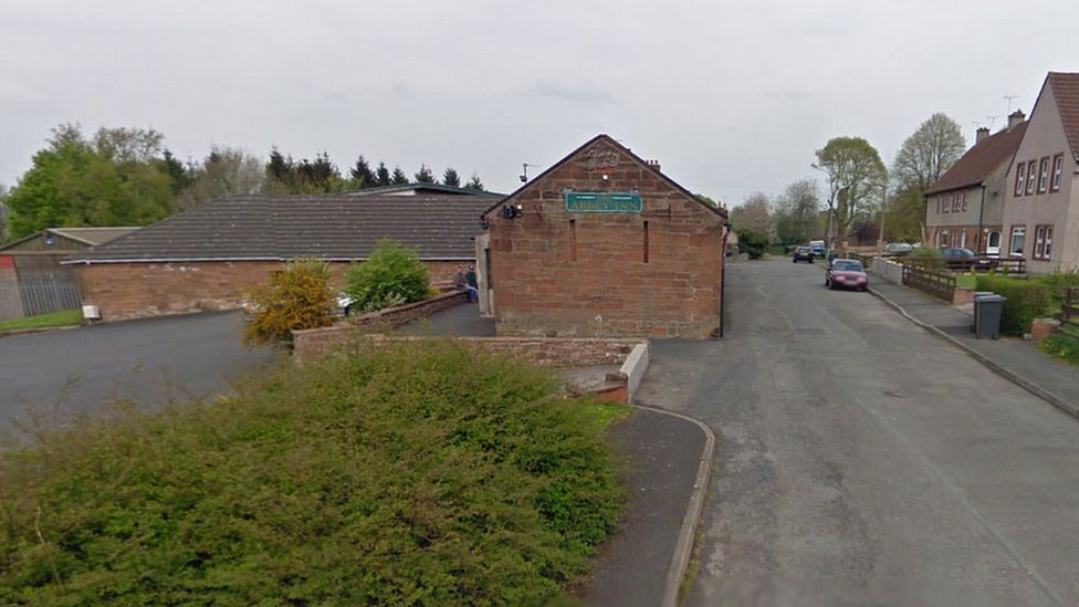 Police investigate Dumfries pub assault - BBC News