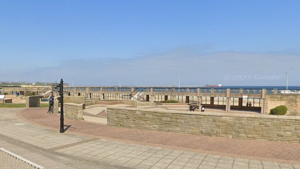Plans approved for market on South Shields seafront - BBC News
