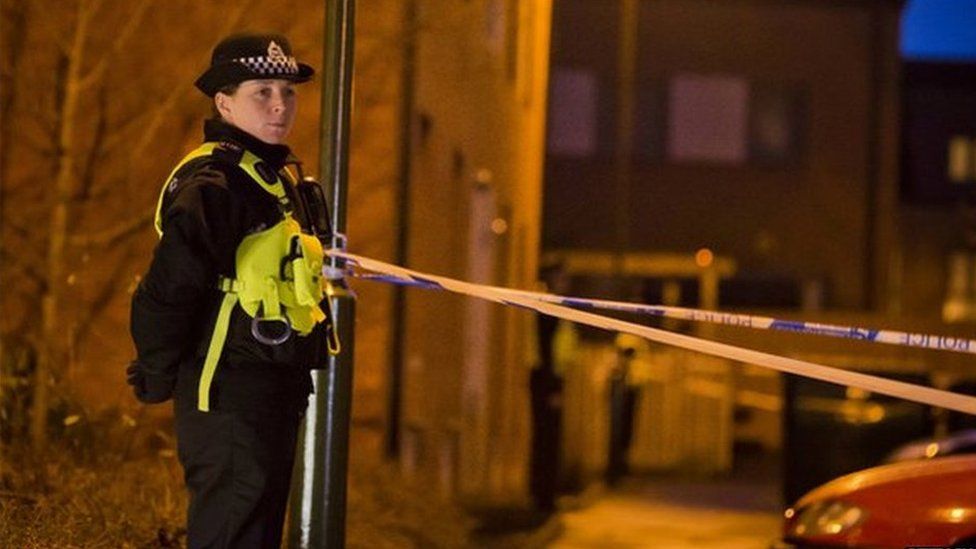 Number of murders and killings in Scotland hits record low - BBC News