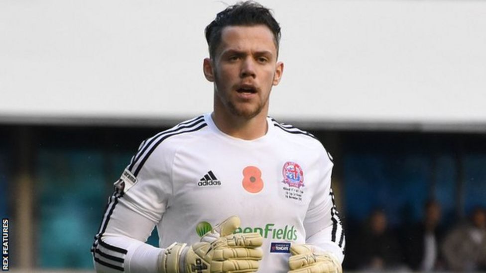 Matt Urwin: Fleetwood Town sign AFC Fylde goalkeeper - BBC Sport