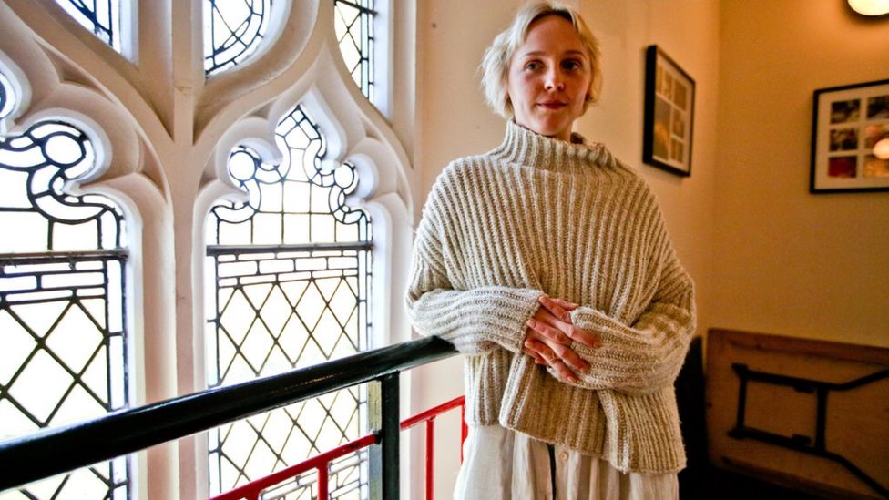 Laura Marling: 'I'm unsure of my femininity' - BBC News