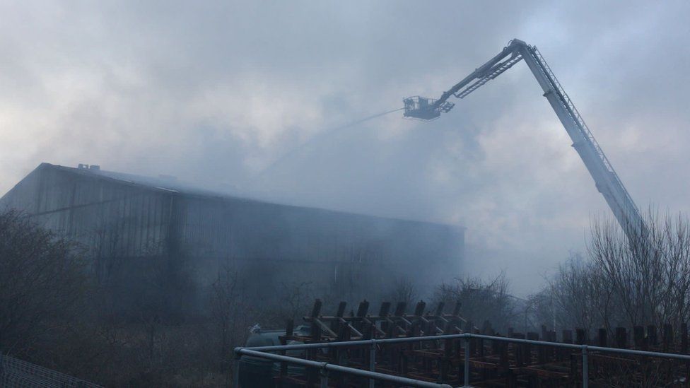 Birtley waste plant fire: Man arrested on suspicion of arson - BBC News