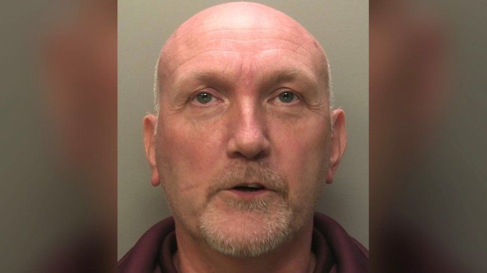 Woking paedophile Stuart Menzies jailed for abusing girls - BBC News