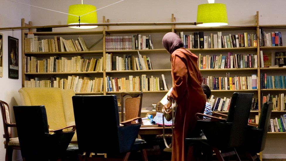 Libraries: The decline of a profession? - BBC News