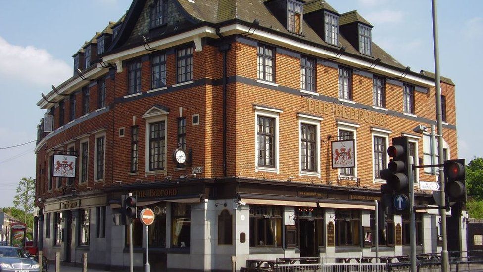 Wandsworth Council becomes 'first' to formally protect pubs - BBC News