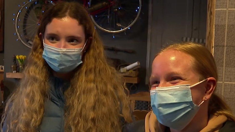 Covid: Different rules across UK causing fatigue, expert says - BBC News