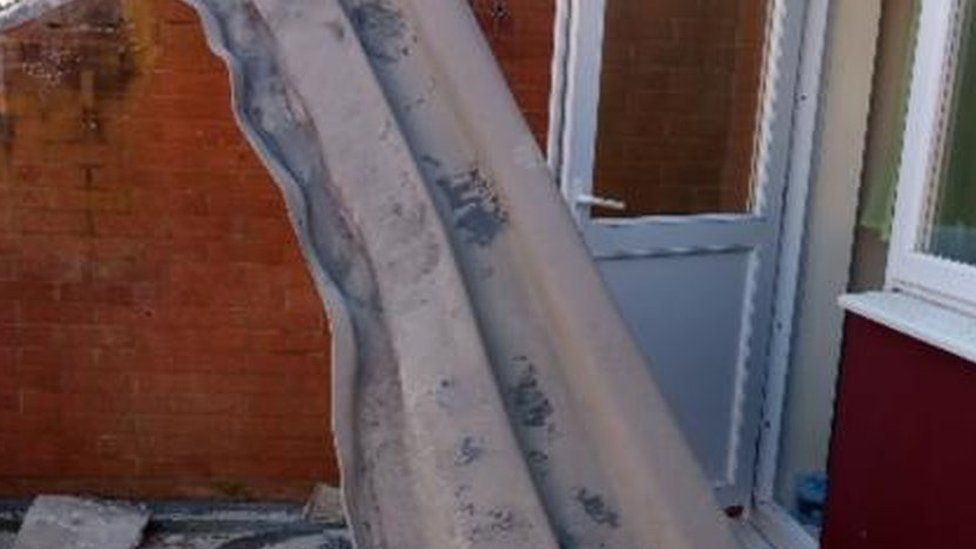 Exeter WW2 bomb: Students to return in 'coming days' - BBC News