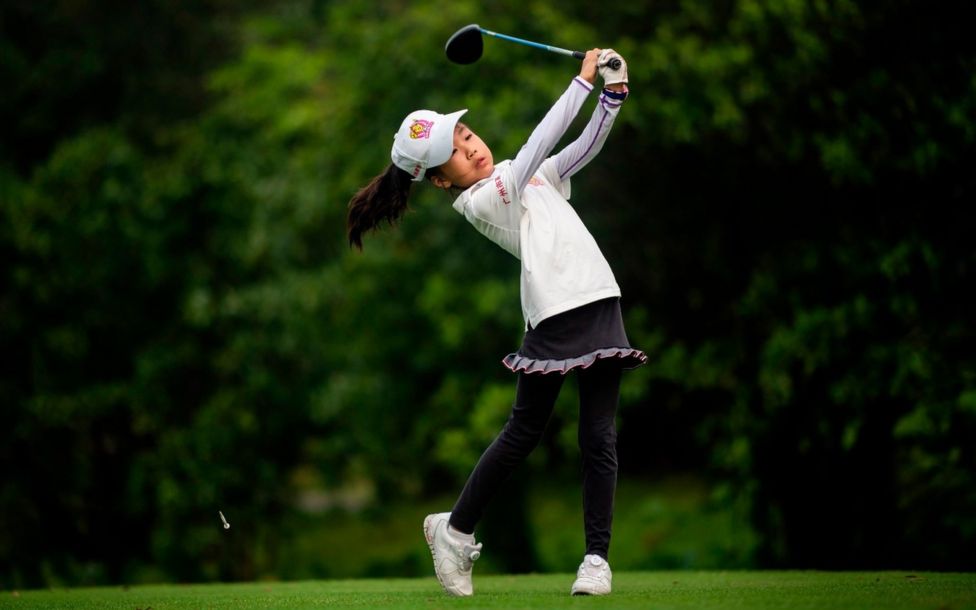 Females to the fore? What golf is doing to attract more women - BBC News