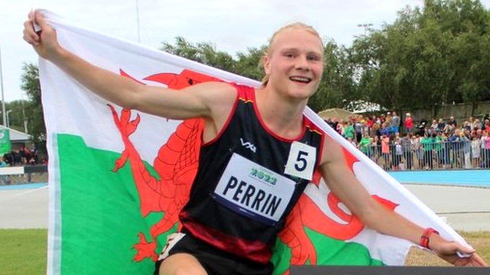 Ergyd enfawr peidio cael Gemau'r Ynysoedd ym Môn - BBC Cymru Fyw