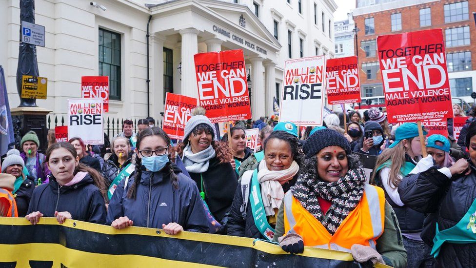 London march: Hundreds call for an end to violence against women - BBC News