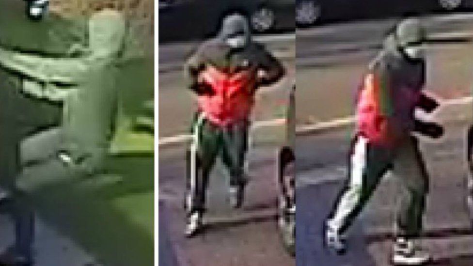 Carjackers target couple on Castle Bromwich driveway - BBC News