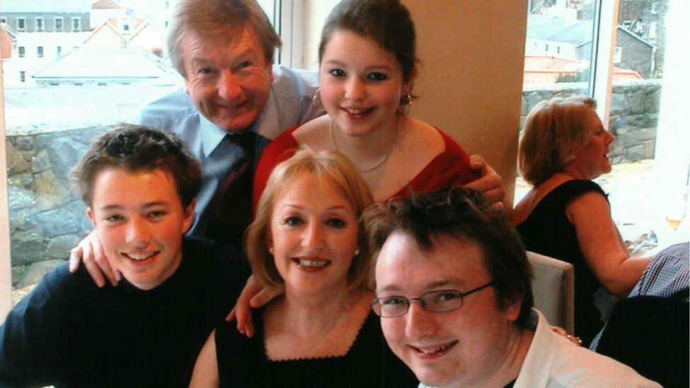 Family of stabbed backpacker Sarah Groves 'desperate' to get murder ...