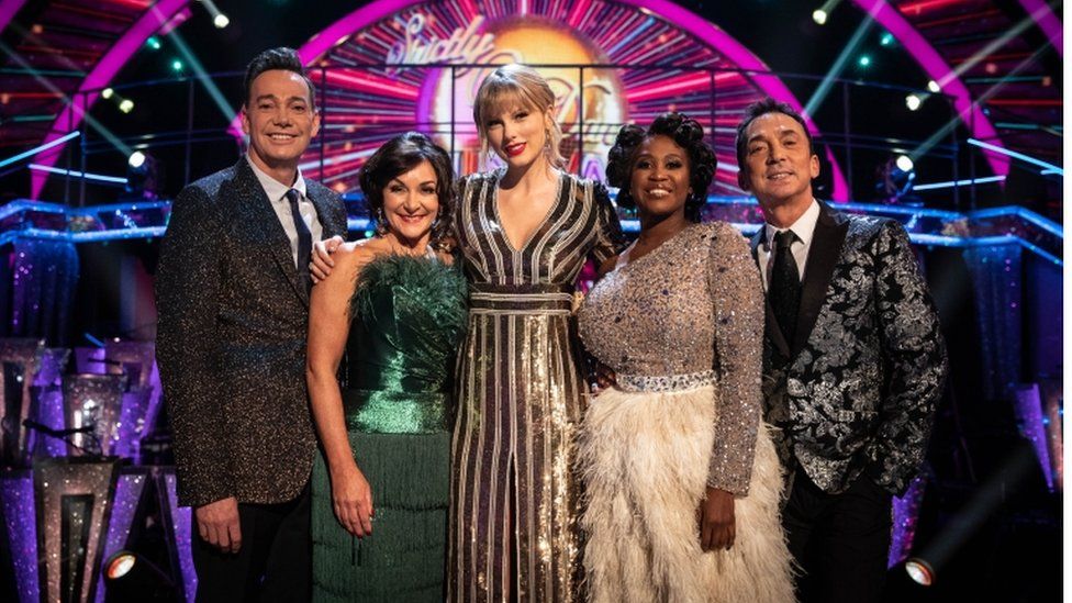 Motsi Mabuse: I'll be on Strictly as long as they want me! - BBC Newsround