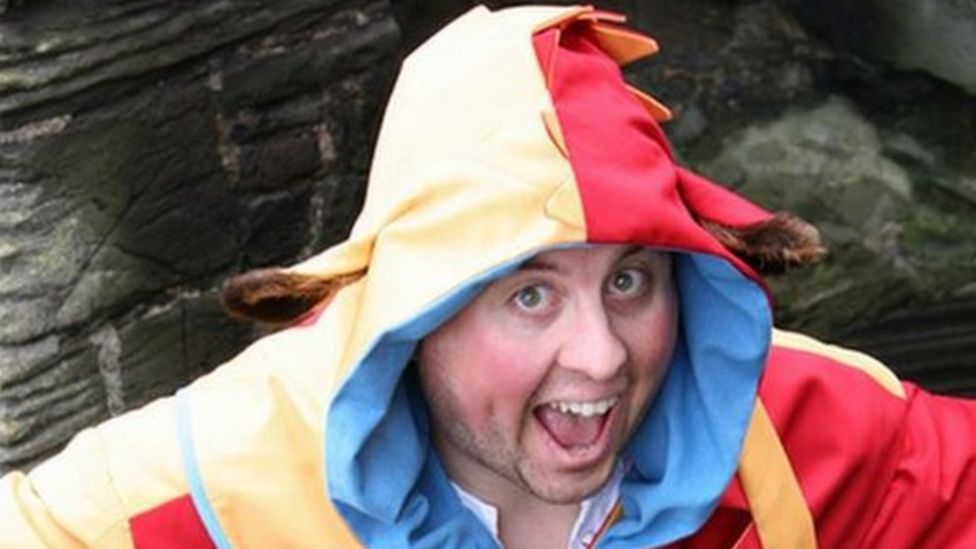 Conwy's first jester-in-residence in 720 years in naming ceremony - BBC ...