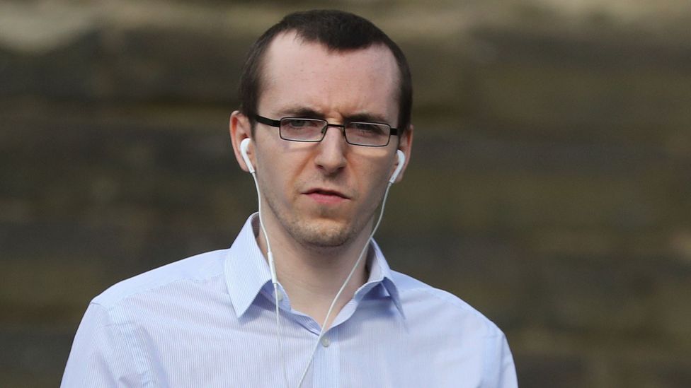 Russian jailed for hijacking thousands of PCs - BBC News